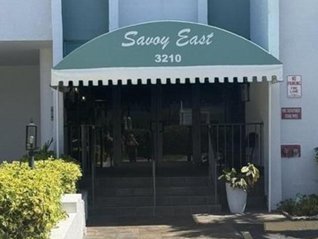3210 SE 10th St Apt 4A, Pompano Beach, FL 33062