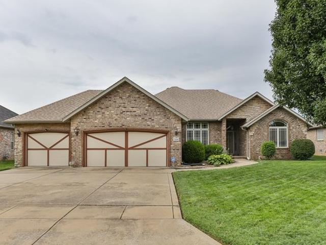 3210 W Village Ter, Springfield, MO 65810