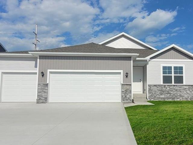 3210 12th Ave SW, Altoona, IA 50009