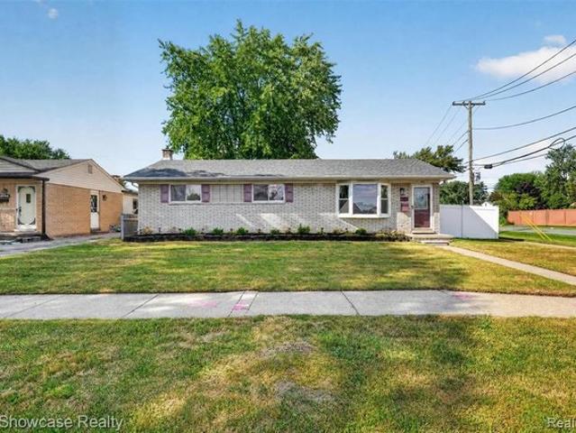 32118 Block St, Garden City, MI 48135