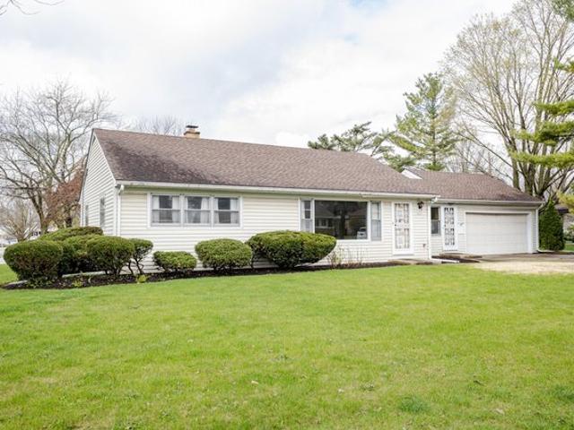 3211 N 106th St, Wauwatosa, WI 53222