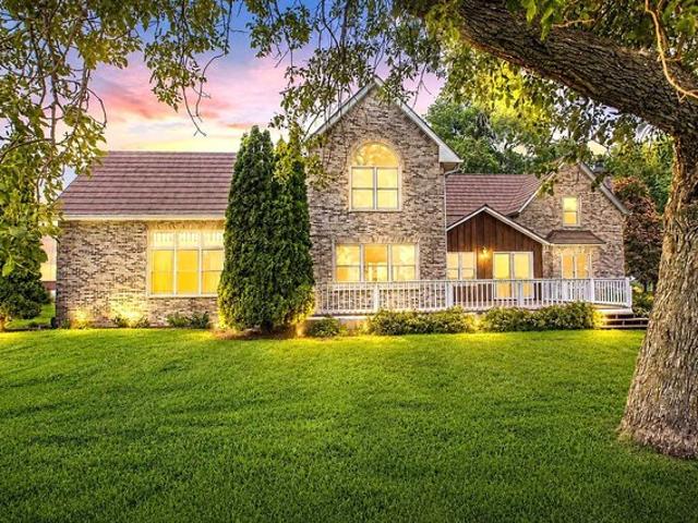 3211 Nolen Ave, Walker, IA 52352