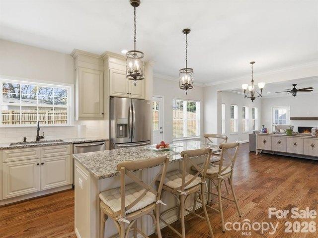 3211 Oakdale Rd, Charlotte, NC 28216