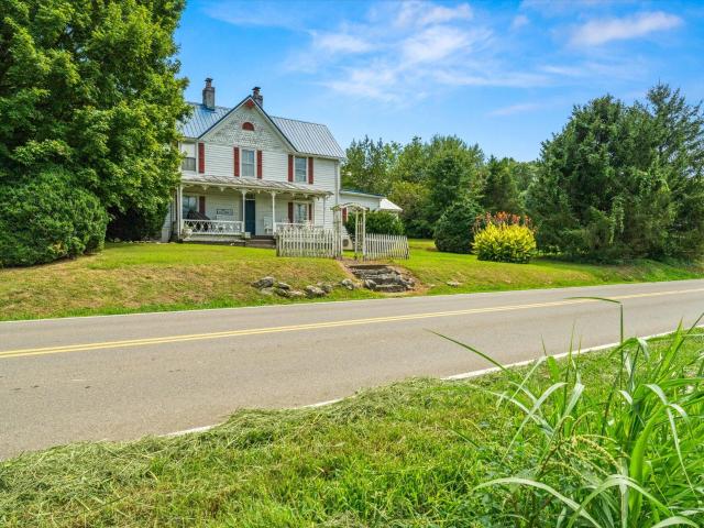 3211 Old Newport Highway