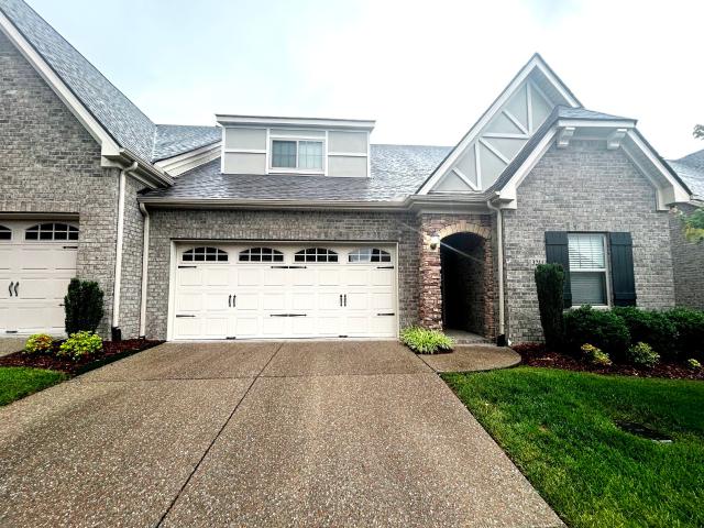 3211 Chaucer Ln