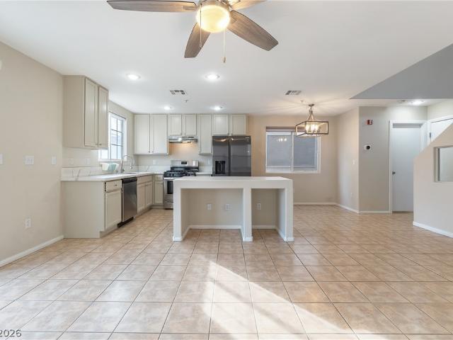 3211 Sunrise Cove Avenue