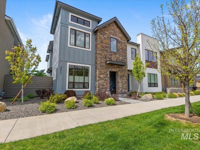 3211 S Brookridge Way