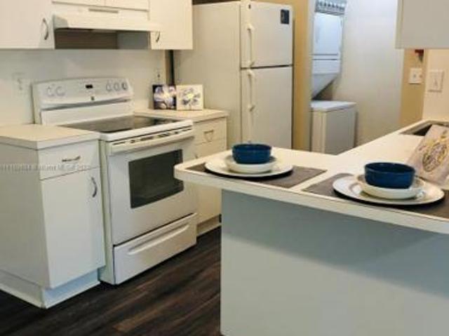 3211 Sabal Palm Manor #102 Davie, FL 33024