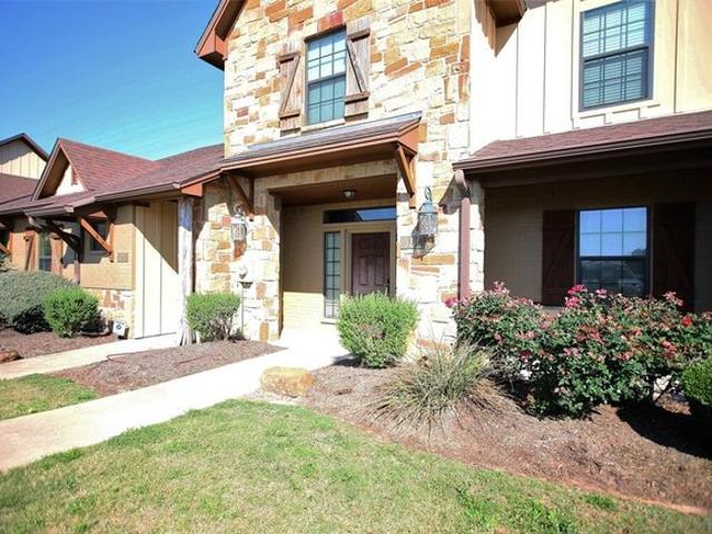 3211 Sergeant Dr, College Station, TX 77845
