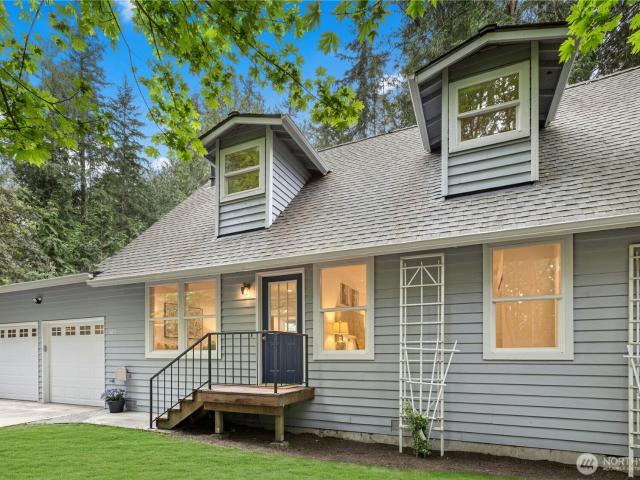 3211 W Ames Lake Drive NE