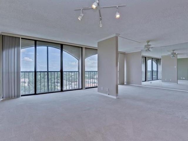 3211 W Swann Ave #1111, Tampa, FL 33609