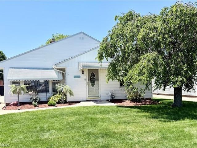 32125 Densmore Rd, Willowick, OH 44095
