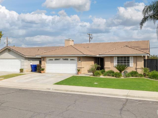 3212 Chuckwagon Street