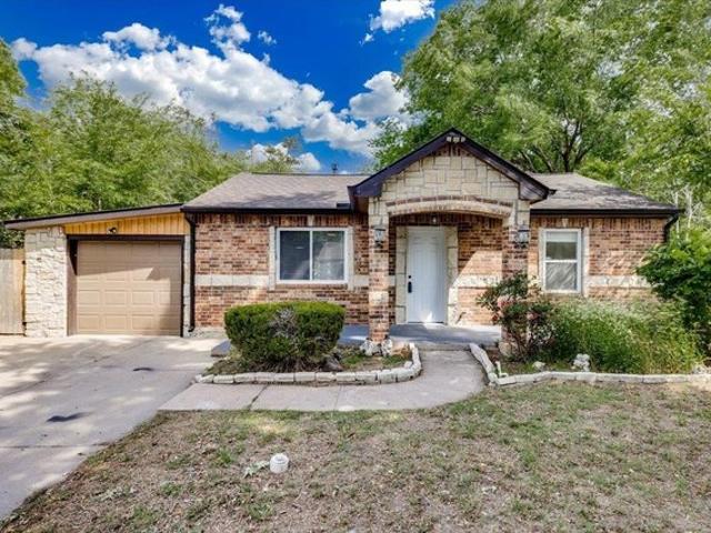 3212 E Fairhaven Dr, Wichita, KS 67216