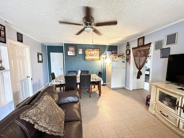 3212 Pecan St