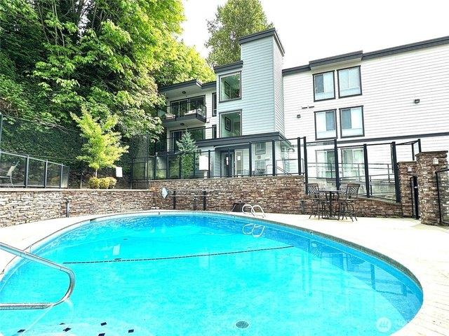 3212 SE 81st Pl Unit C203, Mercer Island, WA 98040