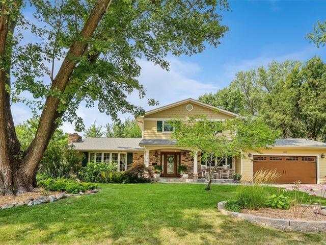 3212 Vine St, West Des Moines, IA 50265