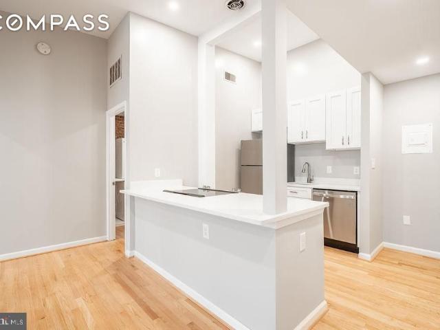 3213 M St NW 3, Washington, DC