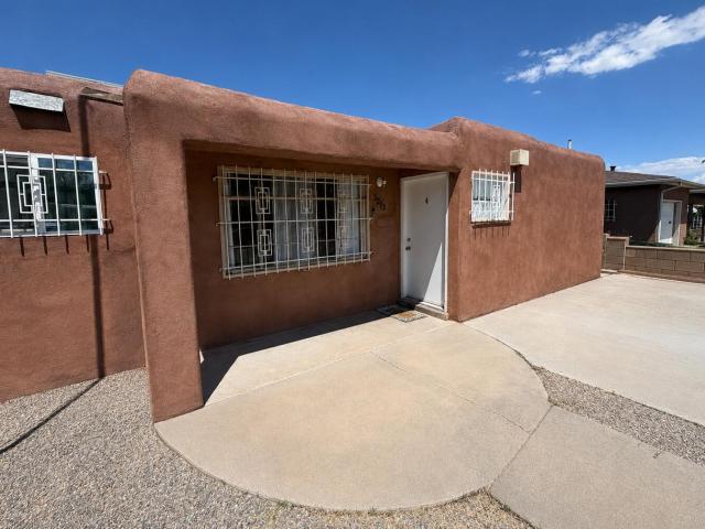 3213 Ortiz Drive NE