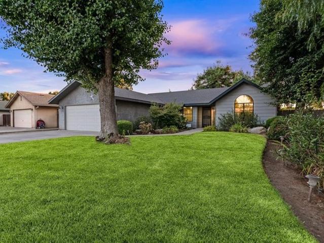 3213 Joy St, Selma, CA 93662