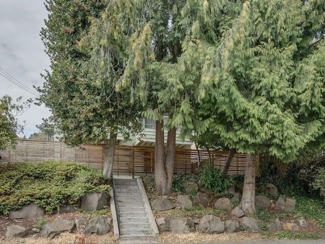 3213 21st Ave W 2 Bedroom Apartment for Rent at 3213 21st Ave W, Seattle, WA 98199 Lawton Park