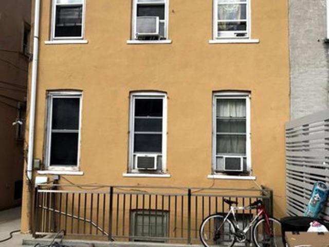 3213 86th St, East Elmhurst, NY 11369