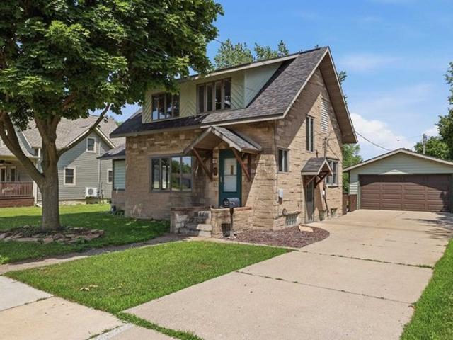 321 10th St S, Wisconsin Rapids, WI 54494