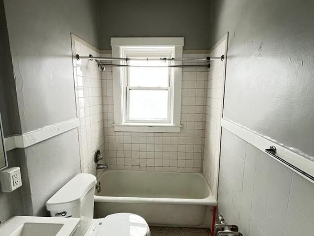 321 331 Driving Park Avenue 25 Broezel Street Studio Apartment for Rent at 321 Driving Park Ave, Rochester, NY 14613 Edgerton