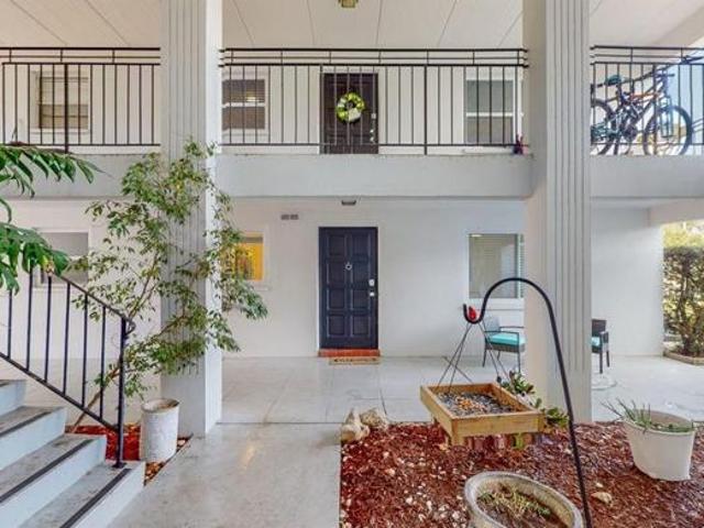 321 35th Ave N #D 6, Saint Petersburg, FL 33704
