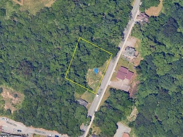 321 8th St, Morgantown, WV 26505