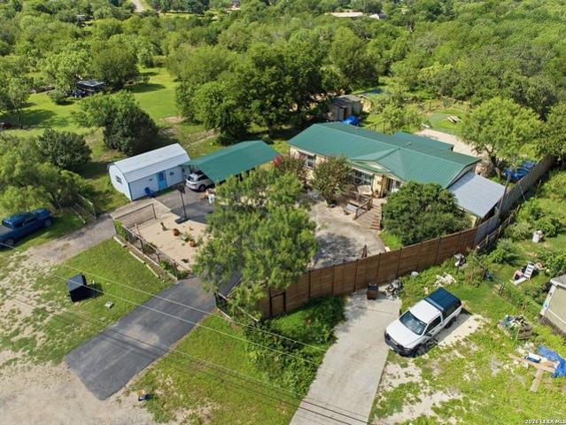 321 County Road 4614, Castroville, TX 78009