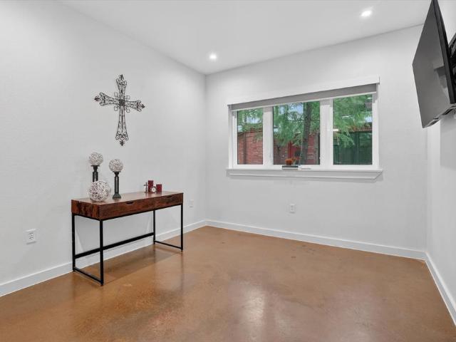 321 College Ave, Fort Worth, TX 76104 | MLS #21275