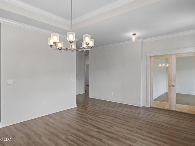 321 Castlewood Circle