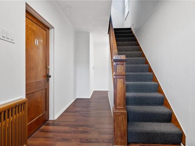 321 Center St 1