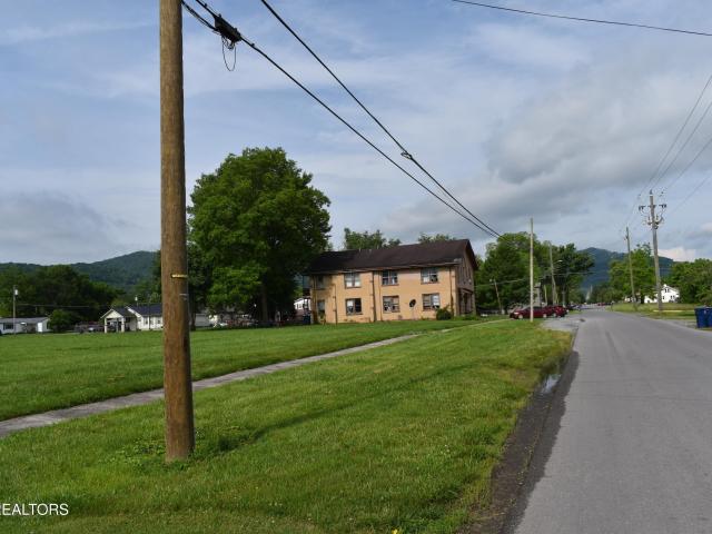 321 Chester Ave
