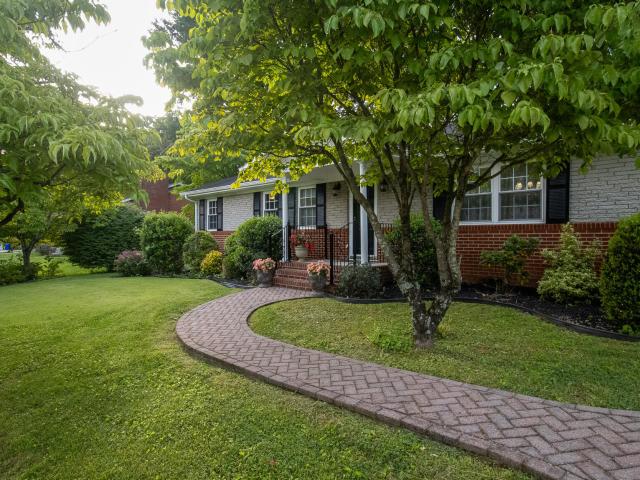 321 Creekmoor Drive