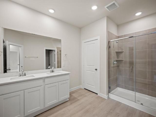 321 Amberville Dr, Red Oak, TX 75154 | MLS #21096