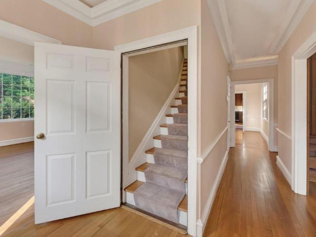 321 Alderman Rd
