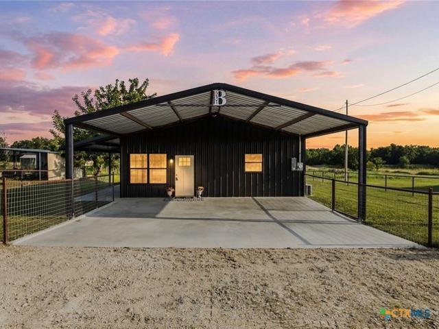 321 Avenue B, Walnut Springs, TX 76690