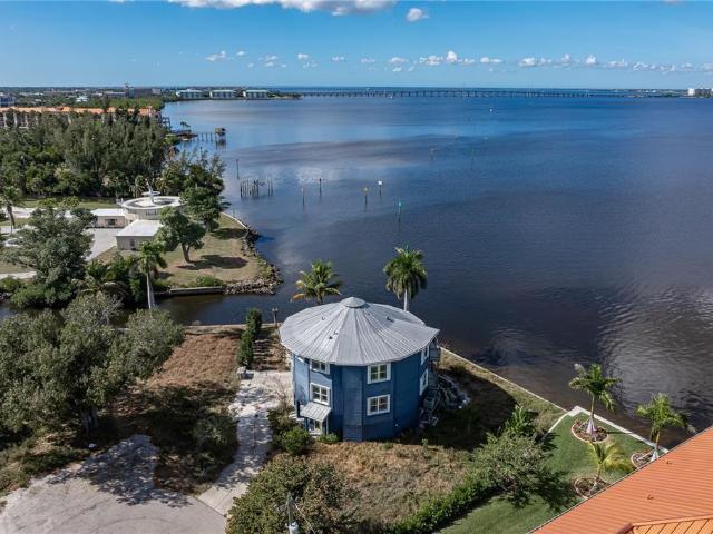 321 Bayridge Pl, Punta Gorda, FL 33950 | MLS #C7519 | Compass