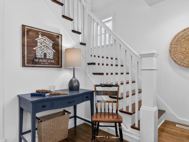 321 Bell Ave
