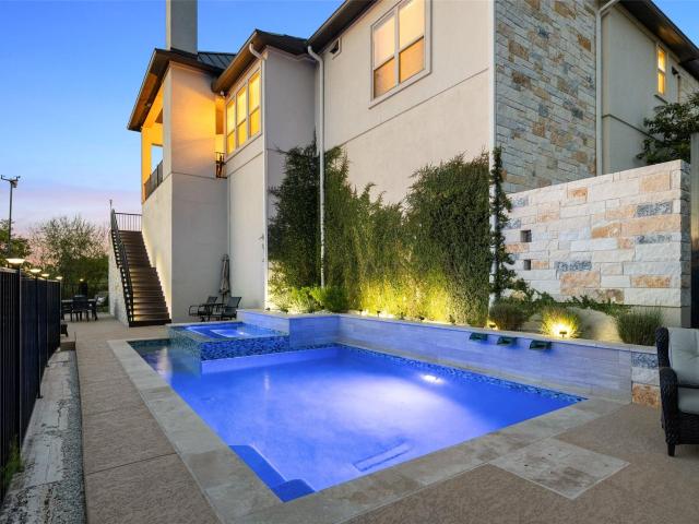 321 Bisset Ct