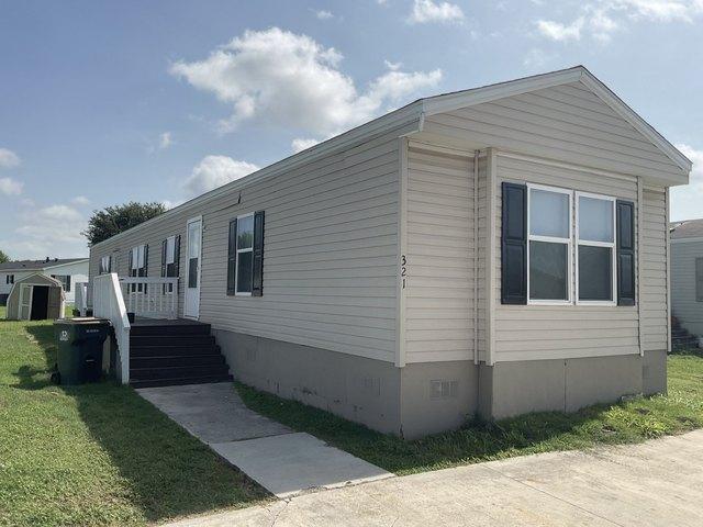 321 Bridlewood Dr, San Marcos, TX 78666