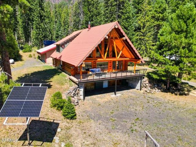 321 Goose Prairie Ln, Naches, WA 98937