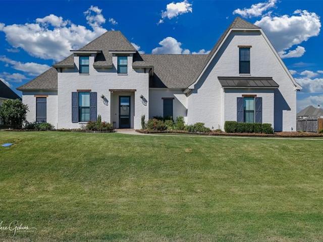 321 Donna Dr, Stonewall, LA 71078