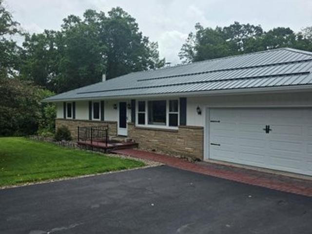 321 Deer Park Hotel Rd, Oakland, MD 21550