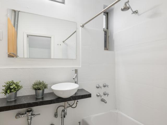 321 E 89TH Street 3E
