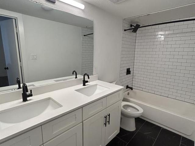 321 E 8th Street # 206