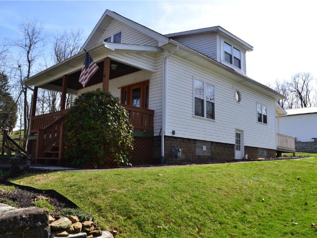 321 E Blake