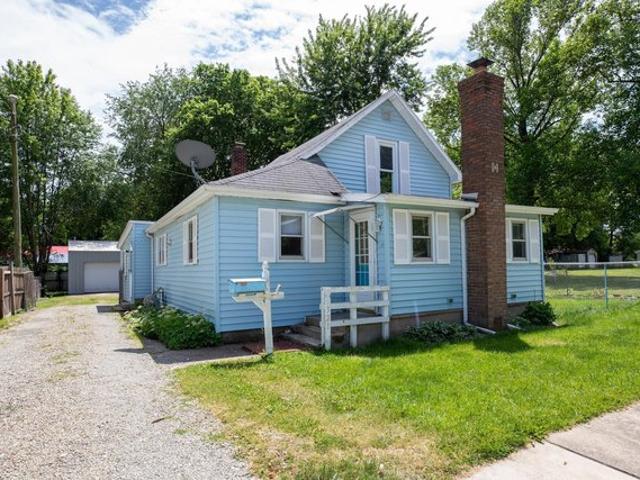 321 E Cherry St, Argos, IN 46501